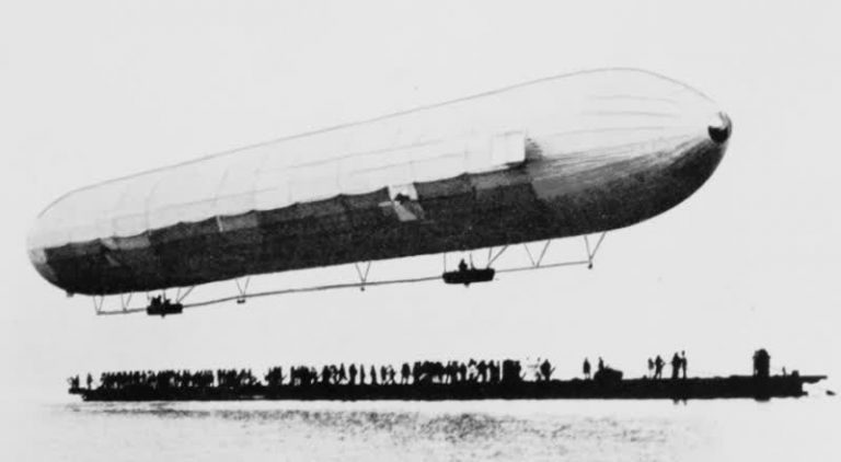Difference Between a Blimp And a Dirigible